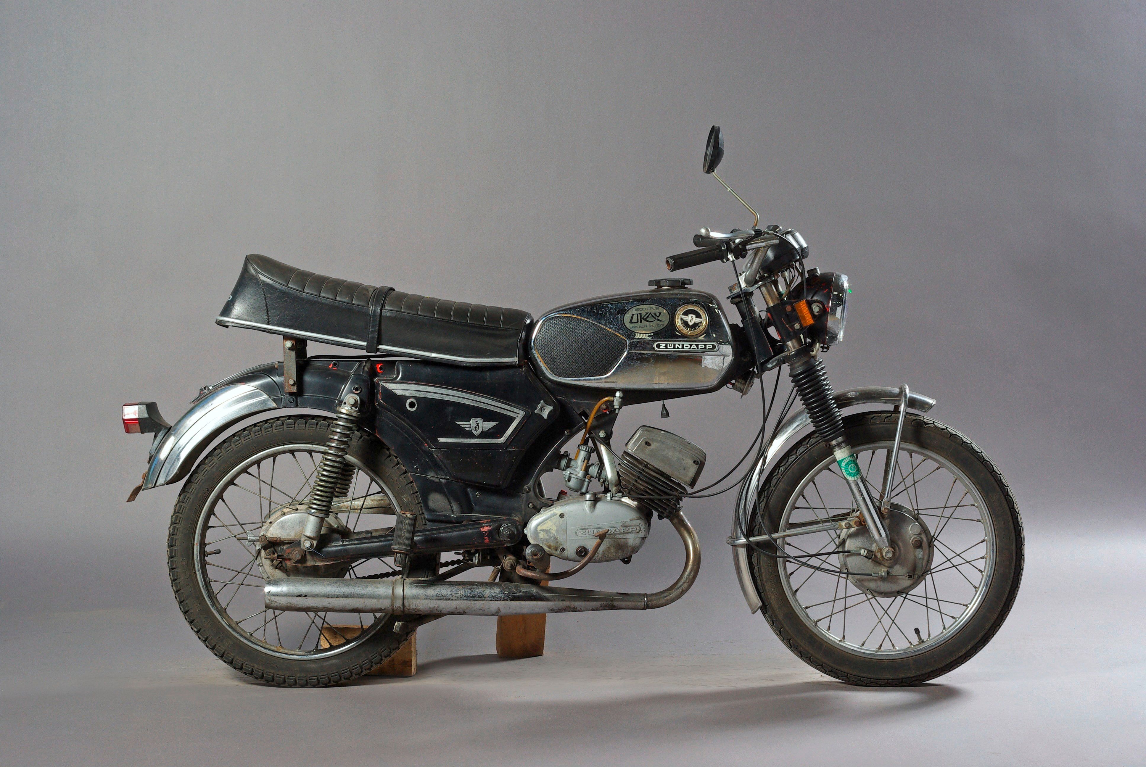 Bonhams Cars : 1974 Zündapp 49cc 517-51 Frame no. 5815854 Engine no ...