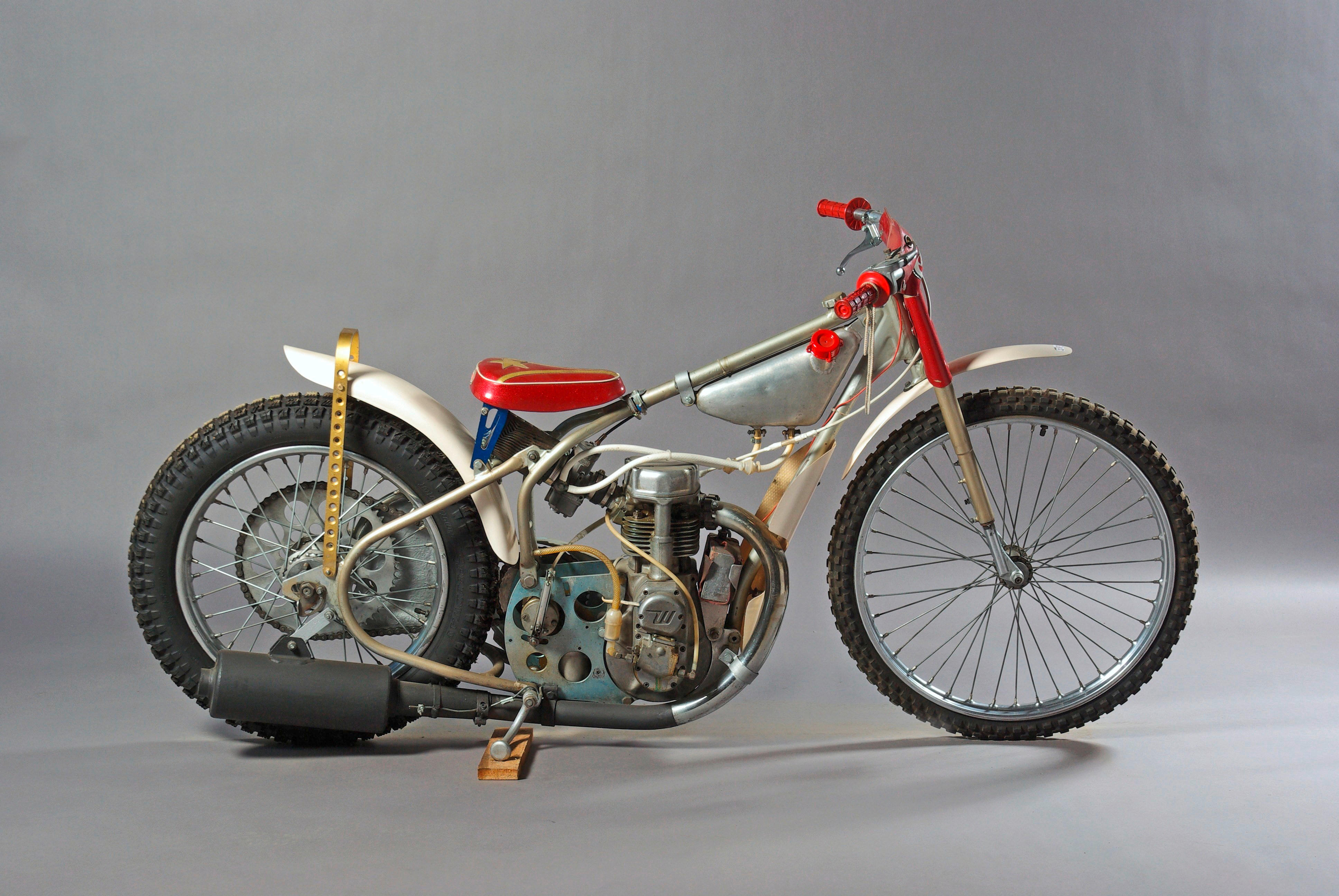 Bonhams Cars : c.1977 Weslake Speedway Racing Motorcycle Engine no. 3277