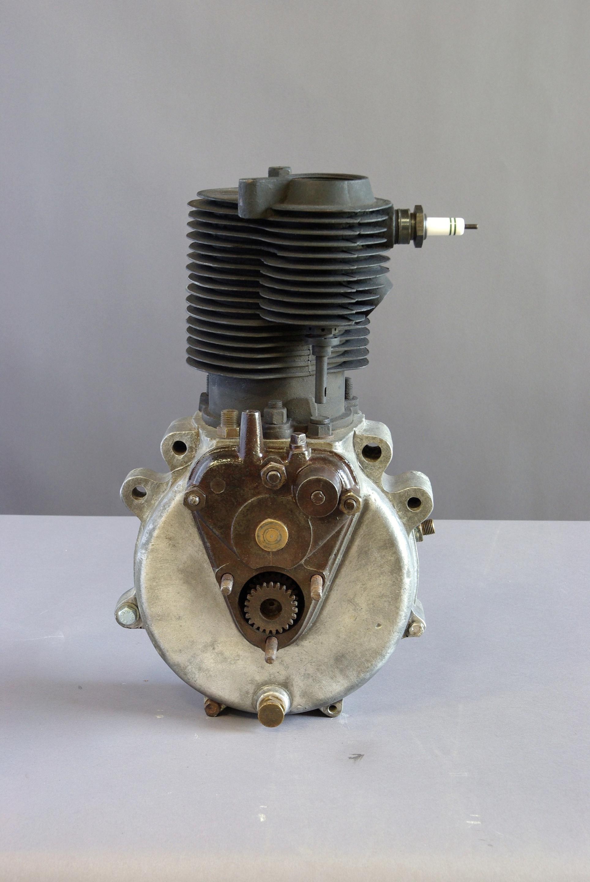 Bonhams Cars : A c.1904 Fafnir 500cc engine,