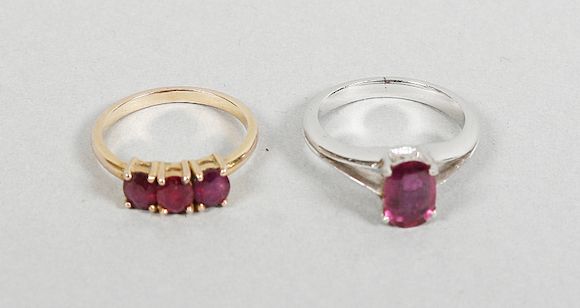 Bonhams : A single stone ruby ring (2)