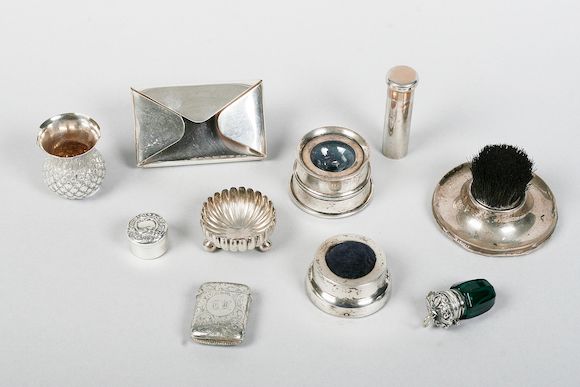 Bonhams : A small collection of small silver objects