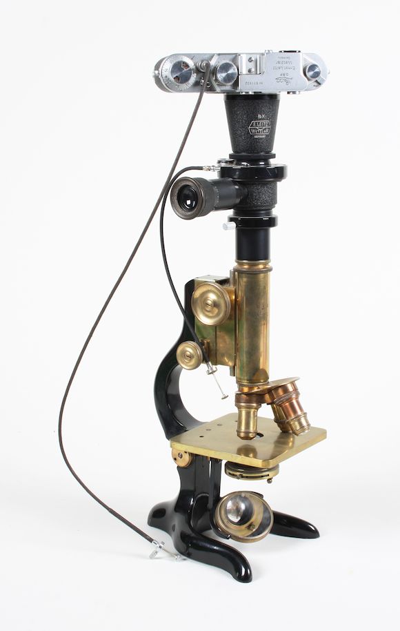 Bonhams : Leica IIF with Leitz microscope