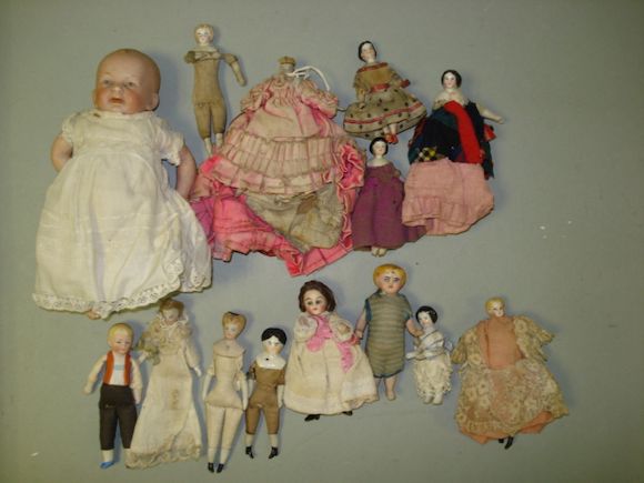 Bonhams : Collection of miniature dolls lot