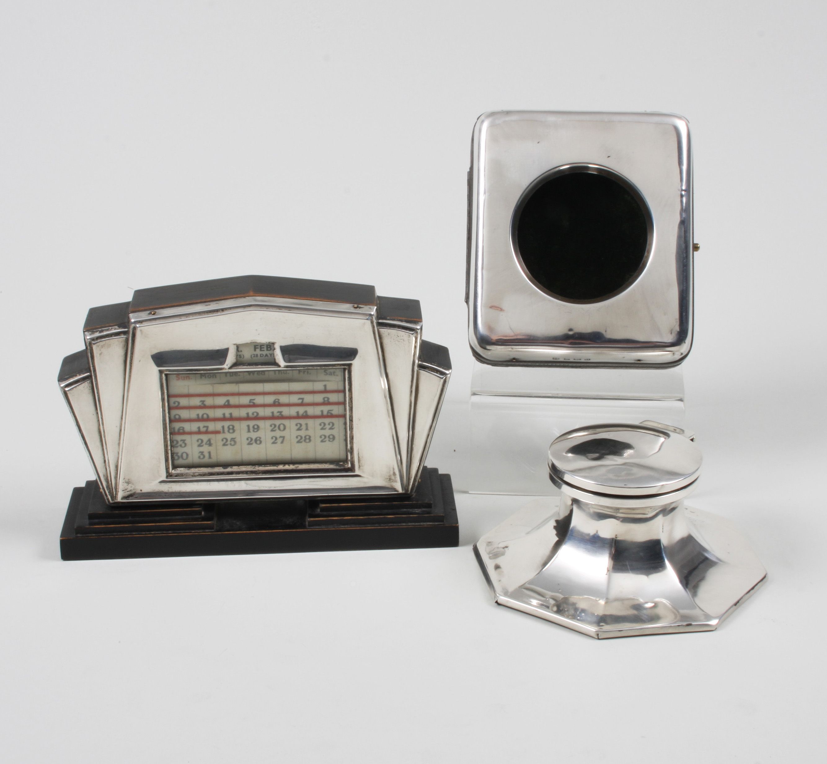 Silver capstan's desk inkwell with - auctions & price archive