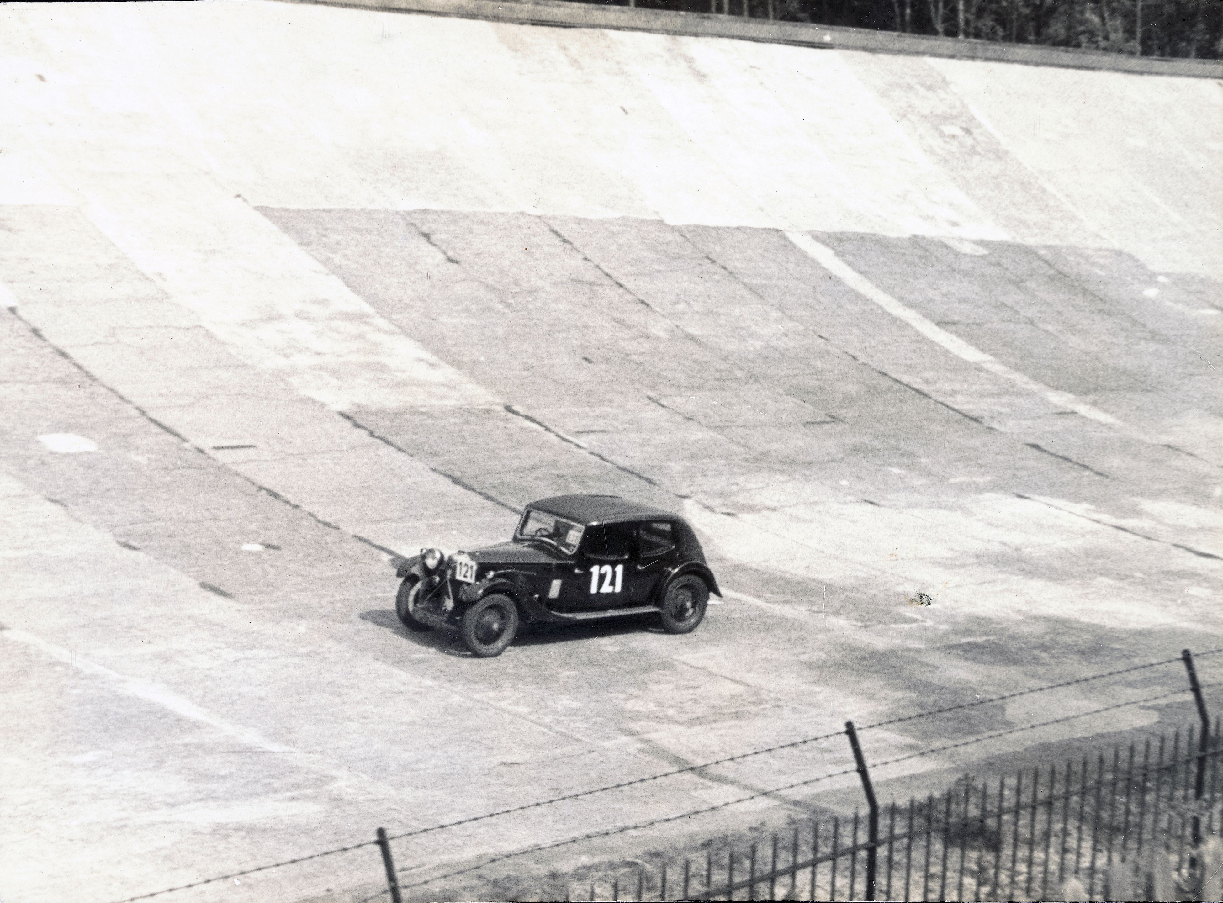 Bonhams Cars : 1933 Riley 9hp Kestrel Saloon Chassis no. 6022456 Engine ...