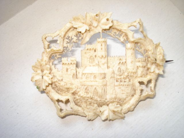 Bonhams : A collection of ivory items,