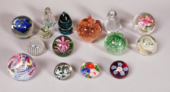 Bonhams : A collection of 15 various glass paperweights