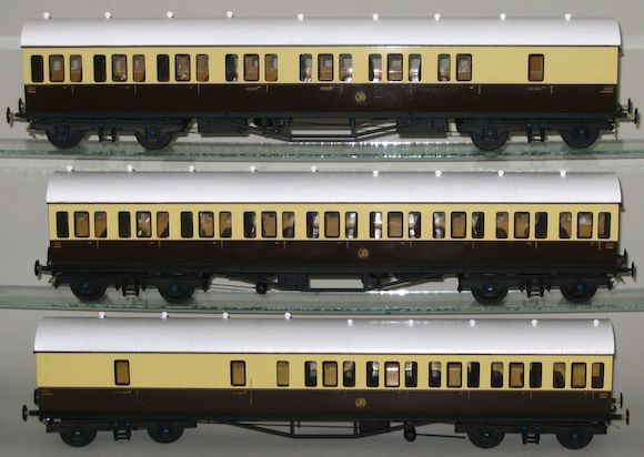 Bonhams : Gauge 1 three GWR coaches