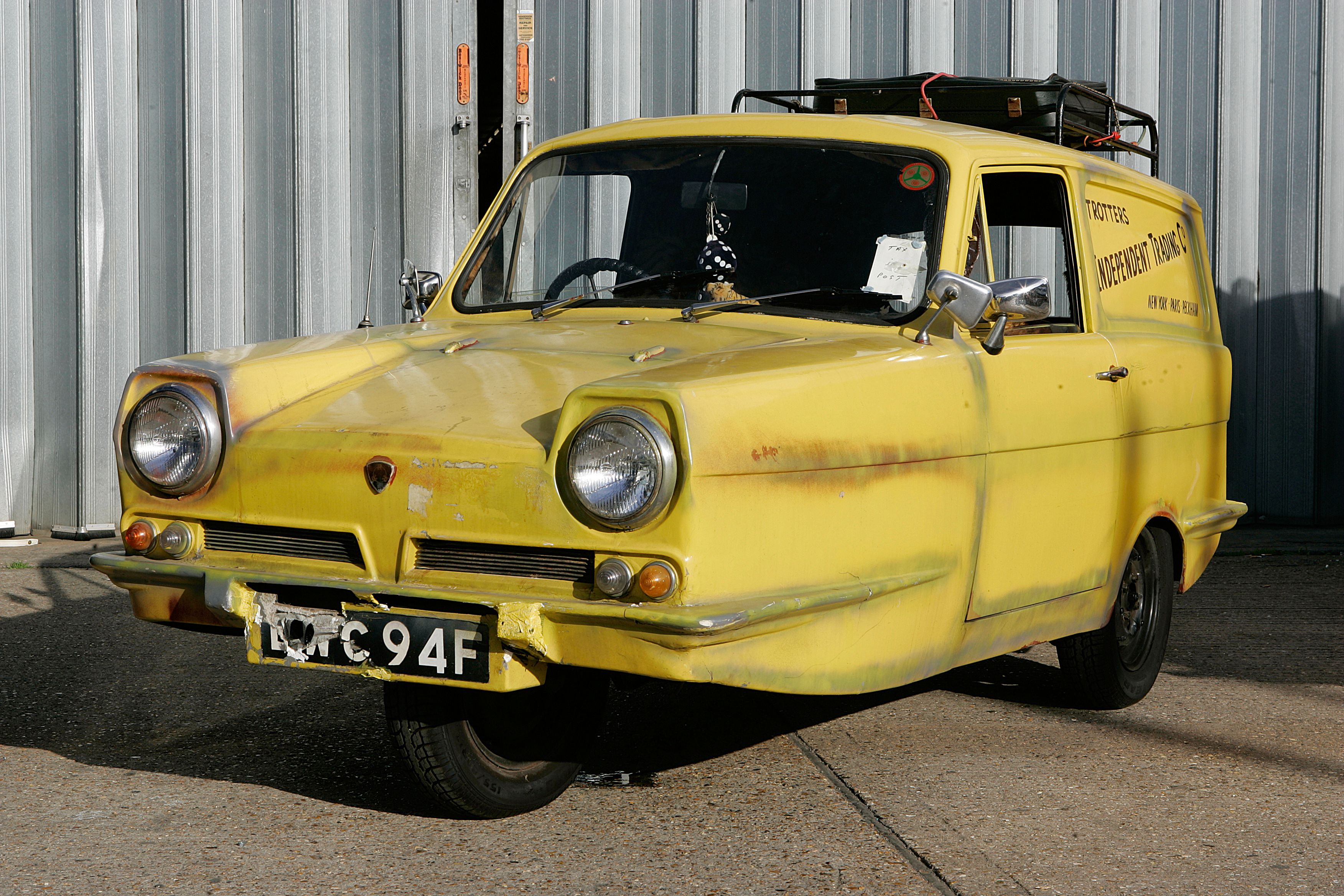 1968 Reliant Regal as used in "Only Fools & Horses" - auctions & price ...