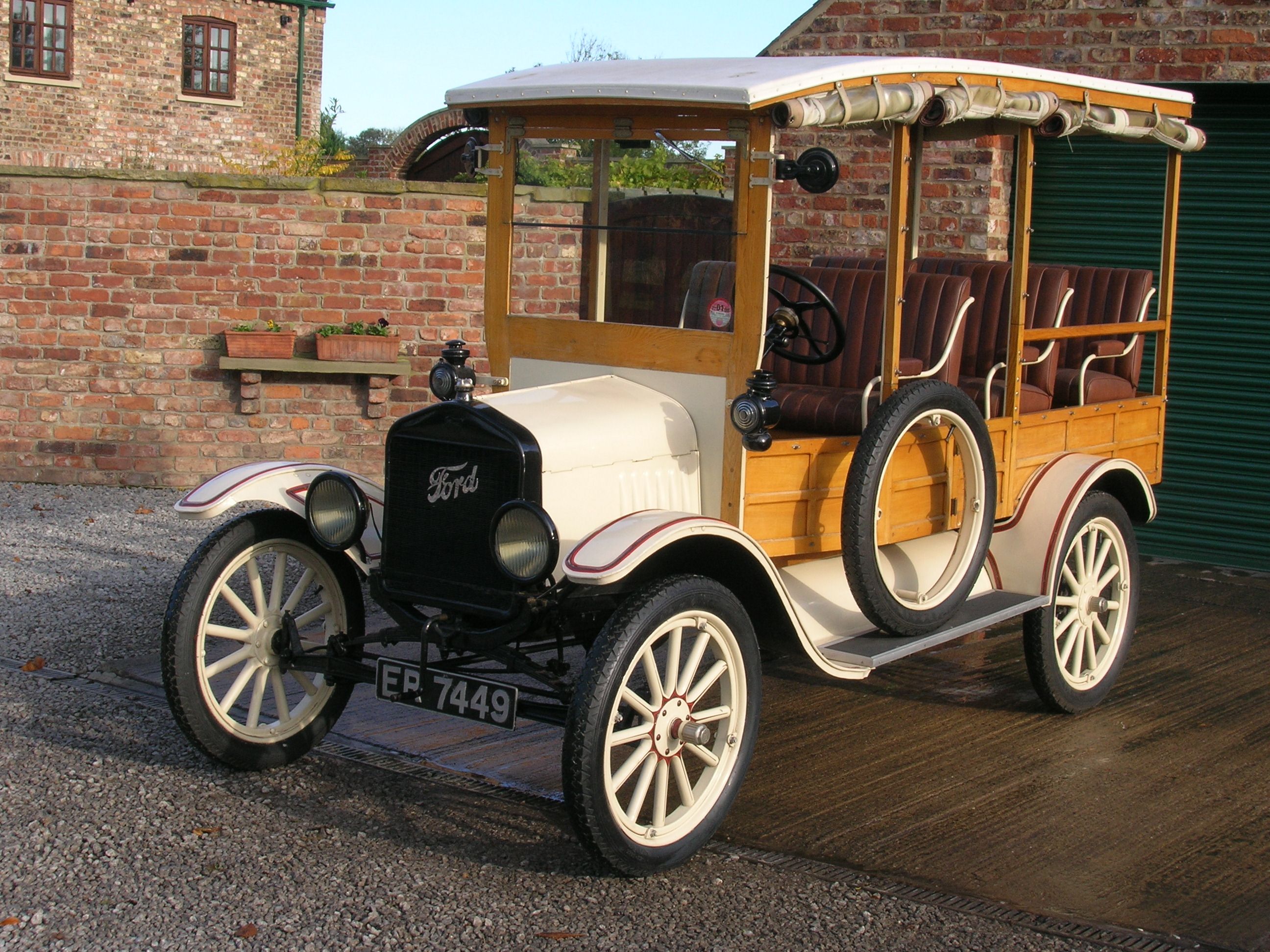 Bonhams Cars : c.1925 Ford Model T Surrey Chassis no. 10633597 Engine ...