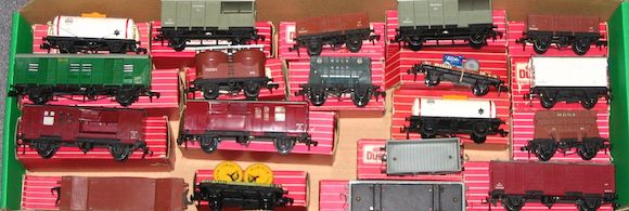 Bonhams : Hornby Dublo red box wagons 19