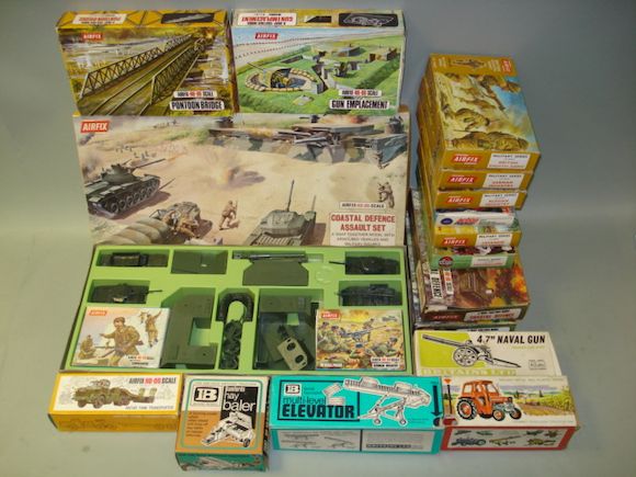 Bonhams : Airfix Coastal Defence Assault Set 280 approx
