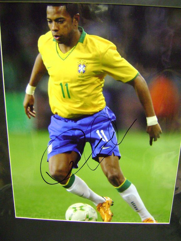 Bonhams : Robinho signed Brazil photo