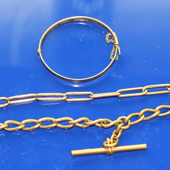 Bonhams : An 18ct gold fetter-link Albert chain