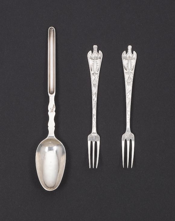 Bonhams : A late 17th/early 18th century silver marrow spoon, incuse ...