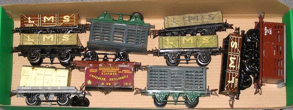 Bonhams : Hornby Series wagons