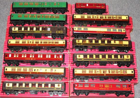 Bonhams : Hornby Dublo 14 red box coaches