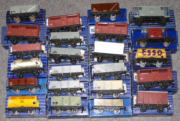 Bonhams : Hornby Dublo 23 blue box wagons