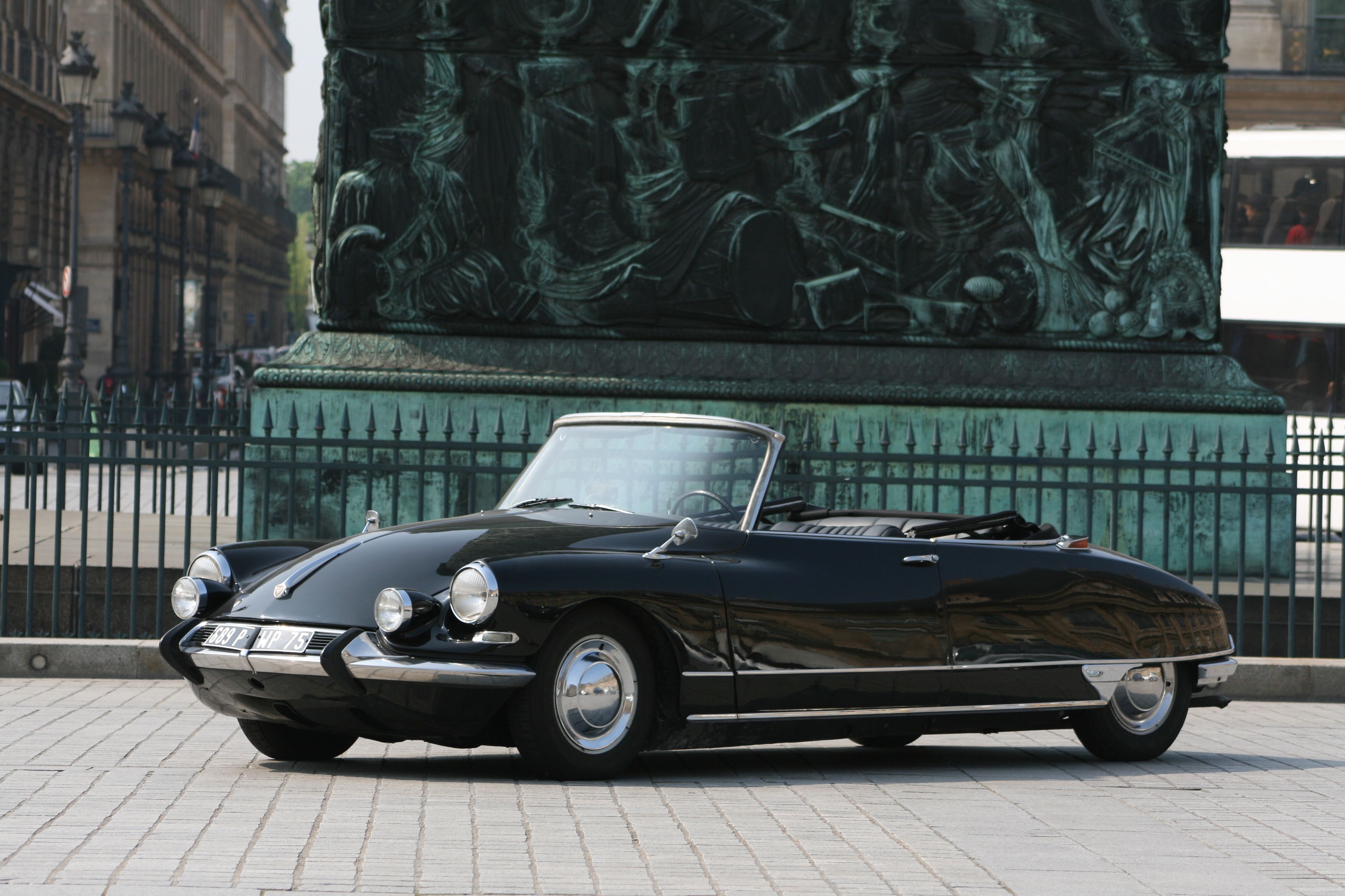 Bonhams Cars : Citroën DS 19 Cabriolet,1965 Citroën DS21 Décapotable ...