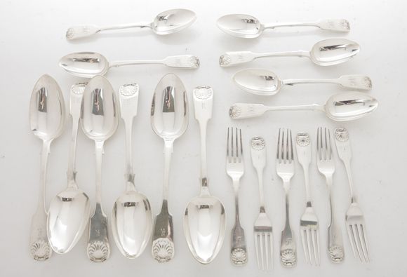 Bonhams : A collection of fiddle and shell pattern flatware (18)