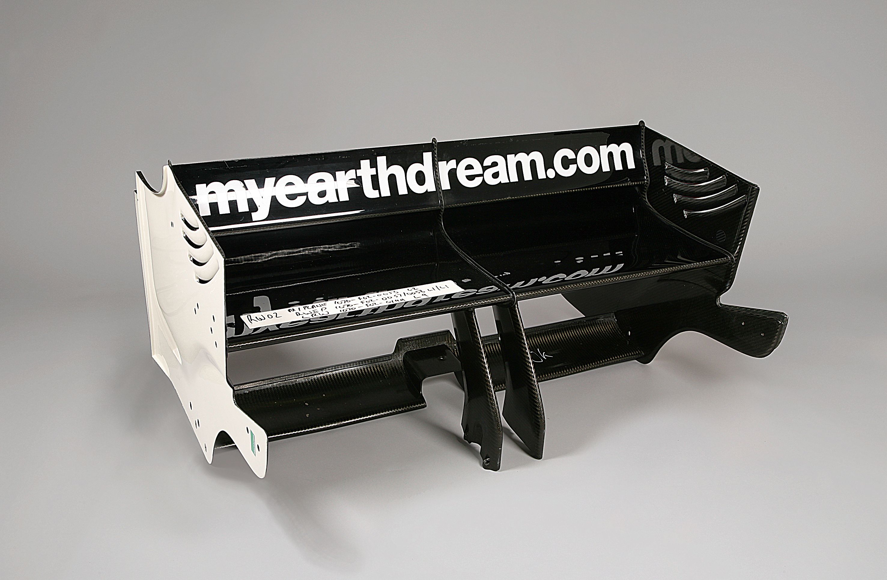 Bonhams Cars : An F1 Honda Racing Team 'earthdreams' rear wing assembly ...