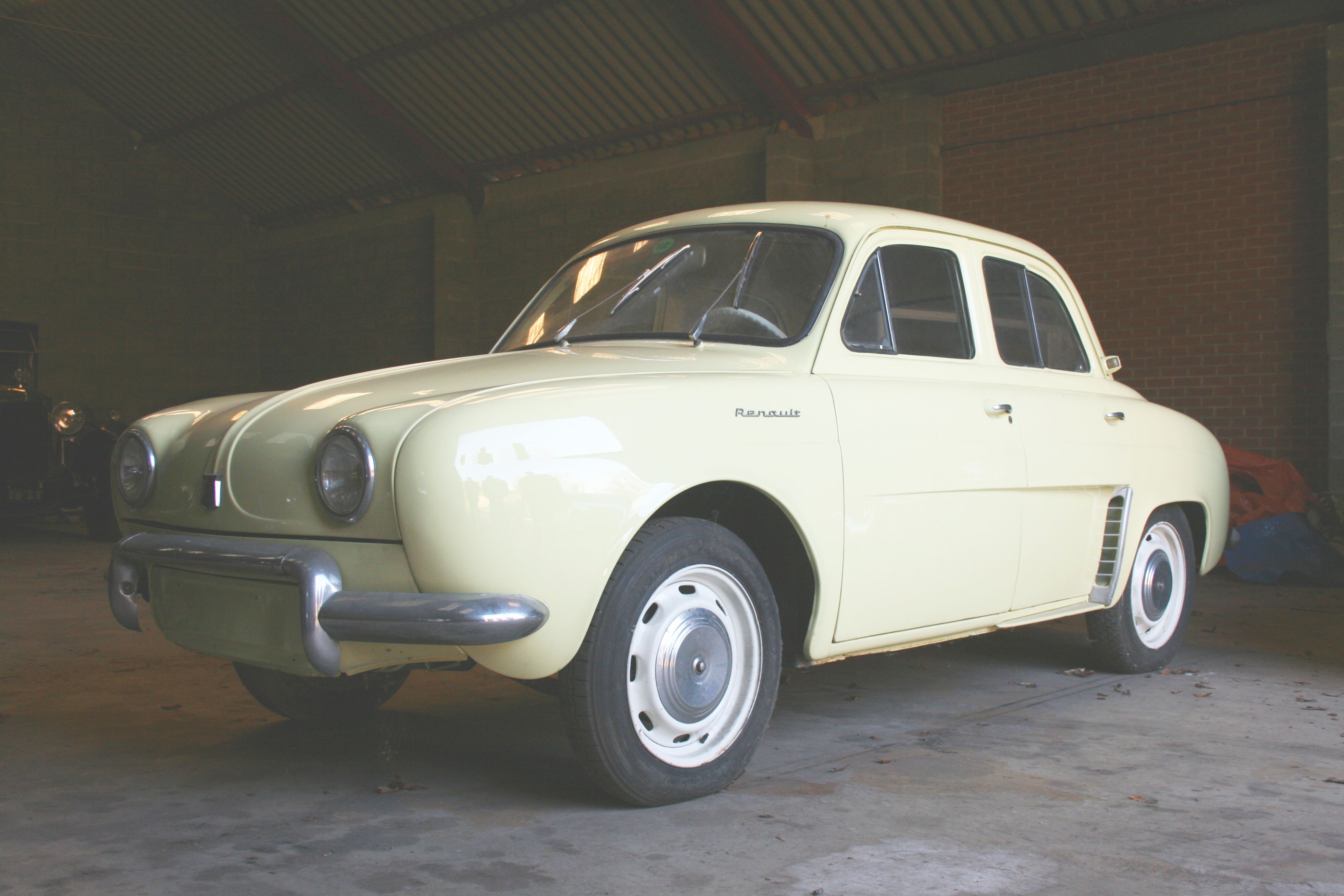 Bonhams Cars : Sans réserve/ No reserve,1959 Renault Dauphine Saloon ...