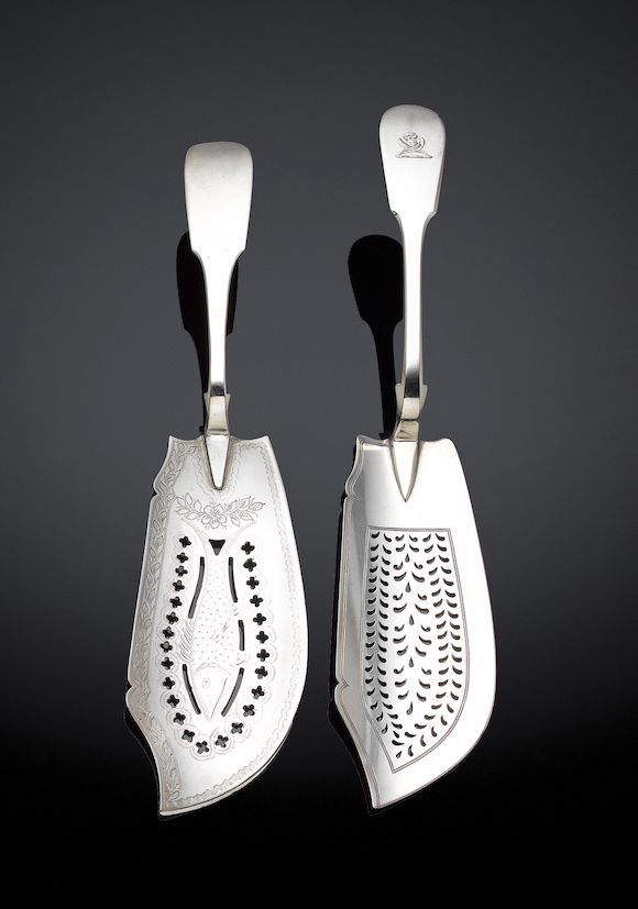 Bonhams : An early Victorian Scottish silver fiddle pattern fish slice ...