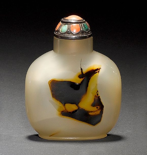 Bonhams : An agate snuff bottle; with stopper 18th/19th century
