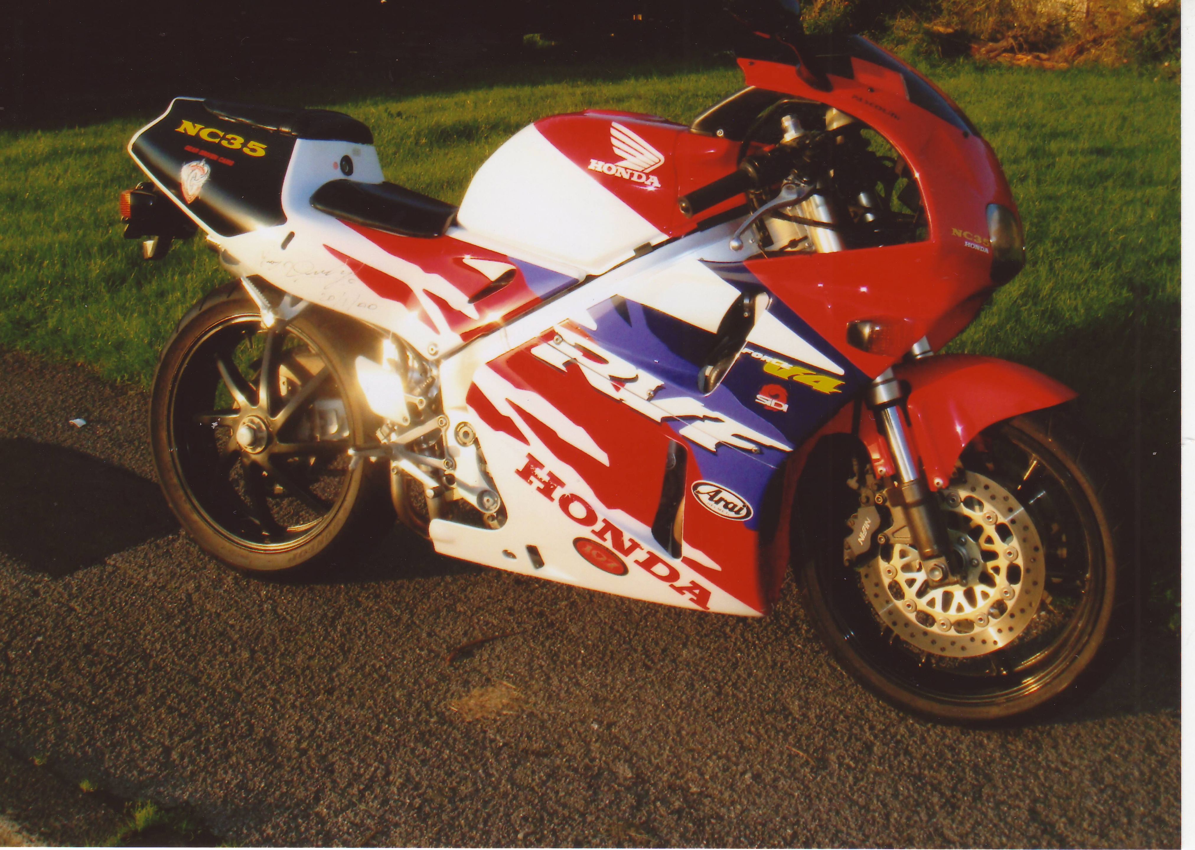 Bonhams Cars : The ex-Joey Dunlop,1997 Honda RVF400 NC35 Frame no ...