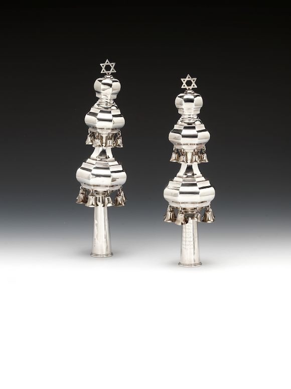 Bonhams : A pair of silver Rimmonim, by Aaron Taitelbaum, London 1931, (2)
