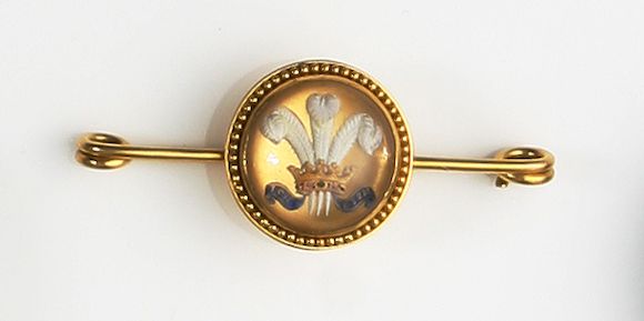 Bonhams : A late Victorian reverse carved intaglio crystal bar brooch