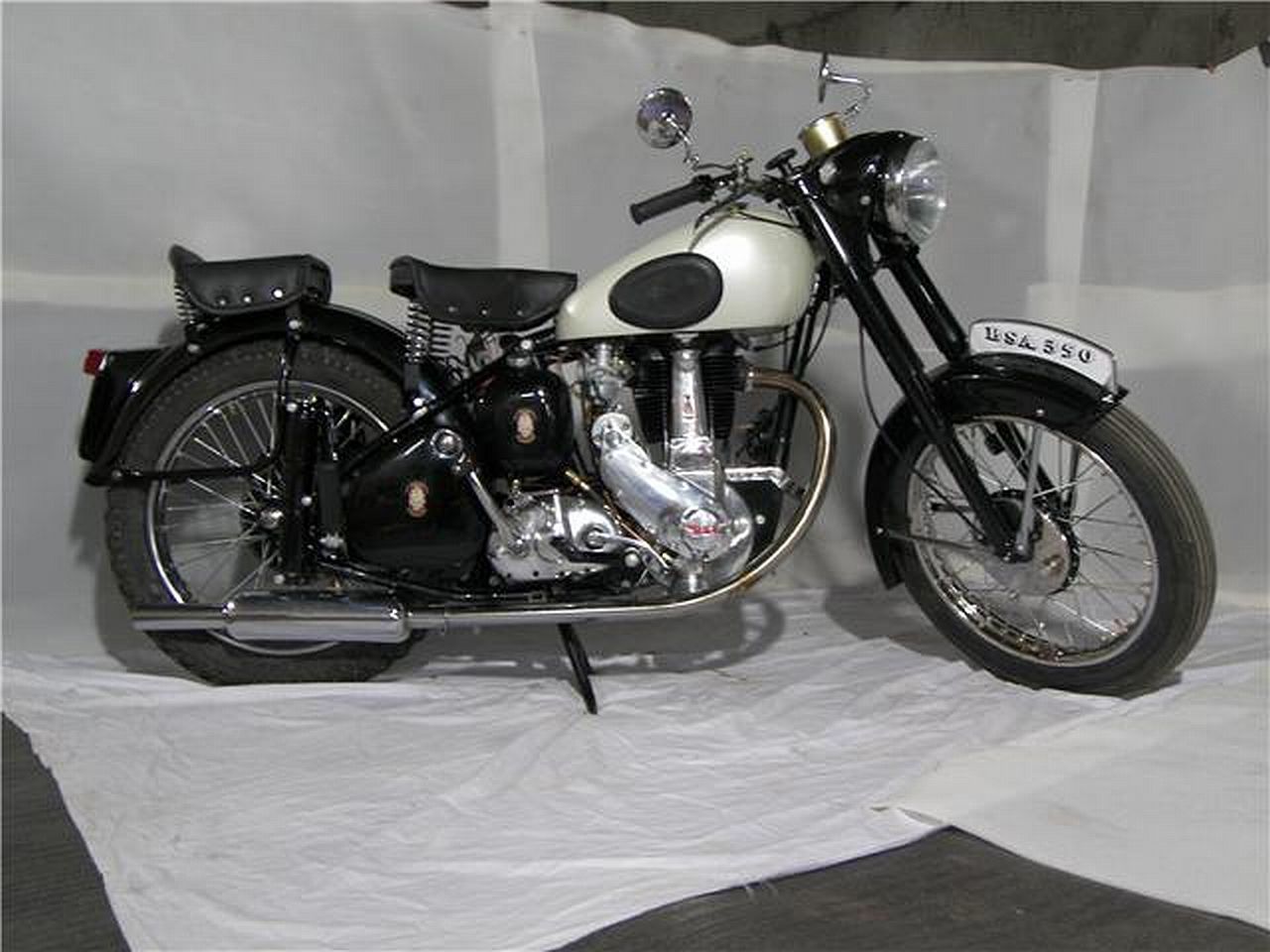 Bonhams Cars : c.1954 BSA 348cc B31 Frame no. BB31S-9234 Engine no ...