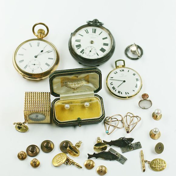 Bonhams : A collection of gentlemen's dress items,