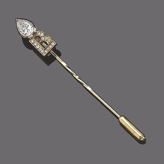 Bonhams : A diamond tie pin