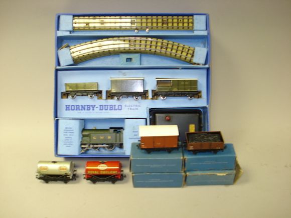 Bonhams : Hornby Dublo EDG7 GWR tank goods set