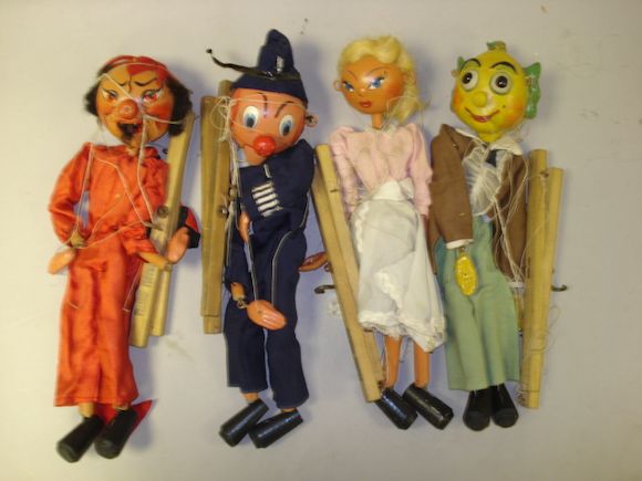 Bonhams : Pelham puppets 4