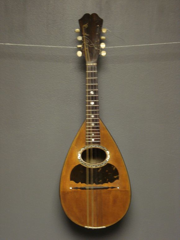 Bonhams : A Neapolitan Mandolin by Vinaccia, 1903 (2)