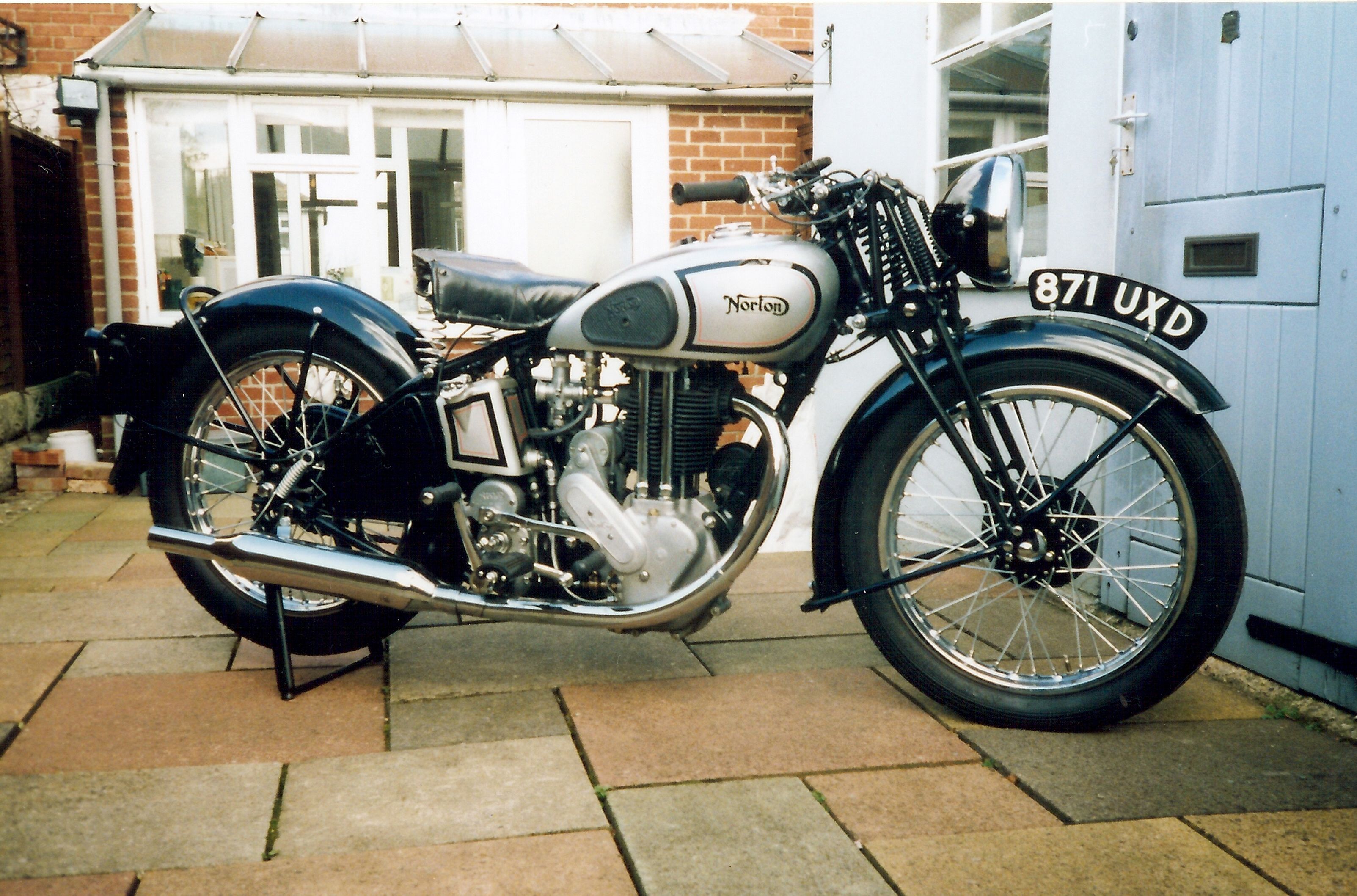 Bonhams Cars : 1937 Norton 490cc Model 18 Frame no. 81987 Engine no. 79805