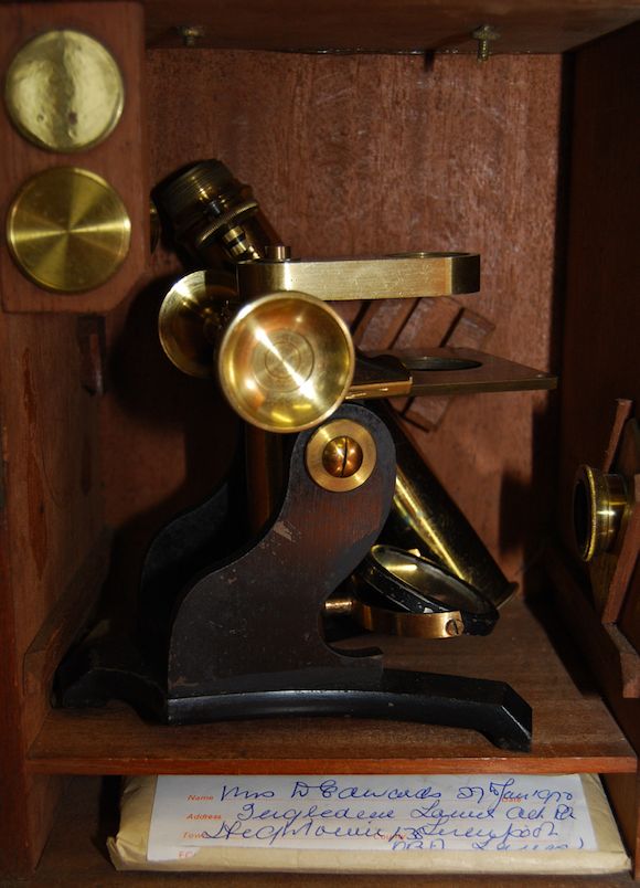 Bonhams : A boxed microscope