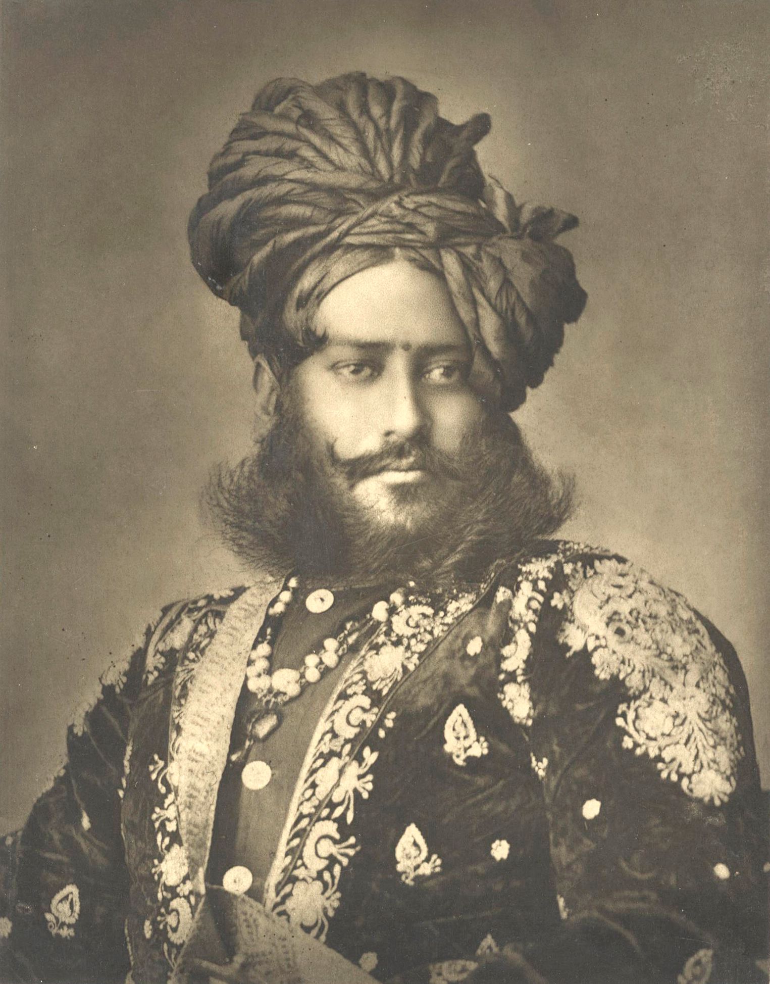 Bonhams : MAHARAJAS Five portraits of Maharajas