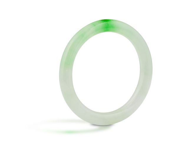 Bonhams : A jadeite bangle
