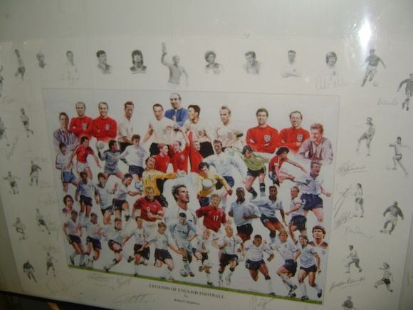 Bonhams : 'Legends of English football' limited edition hand signed print