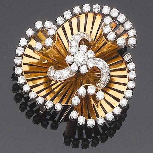 Bonhams : A diamond brooch