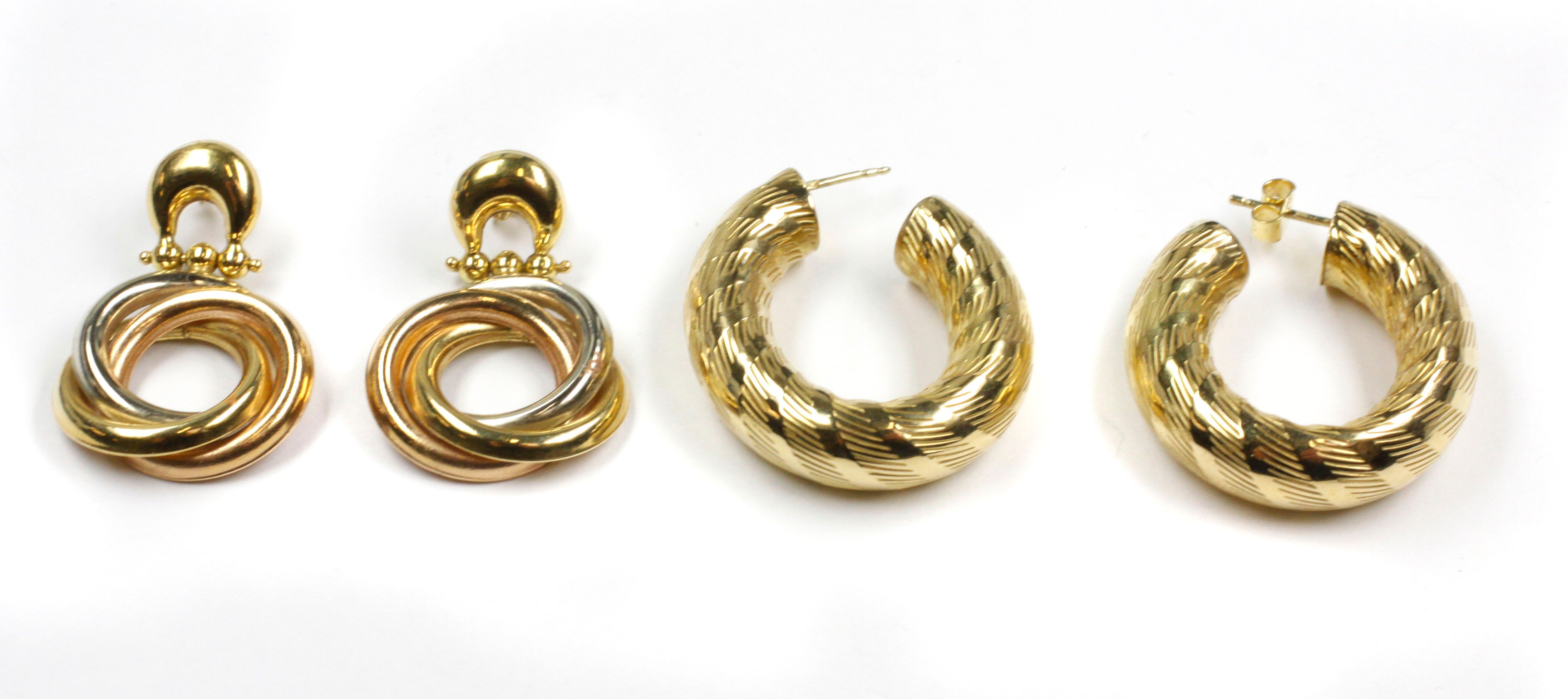 Bonhams : Two pairs of earrings,