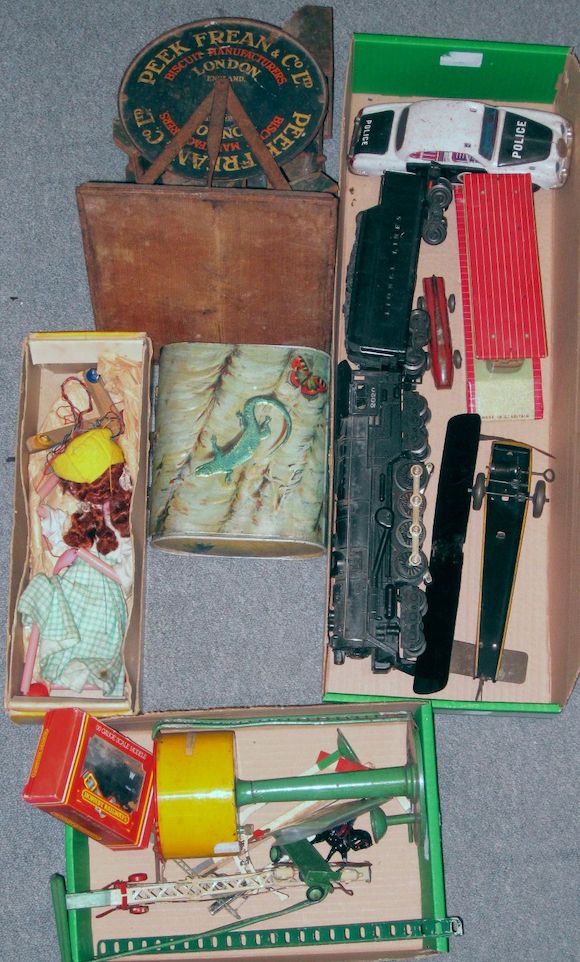 Bonhams : Various toys qty
