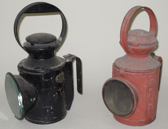 Bonhams : Two handlamps