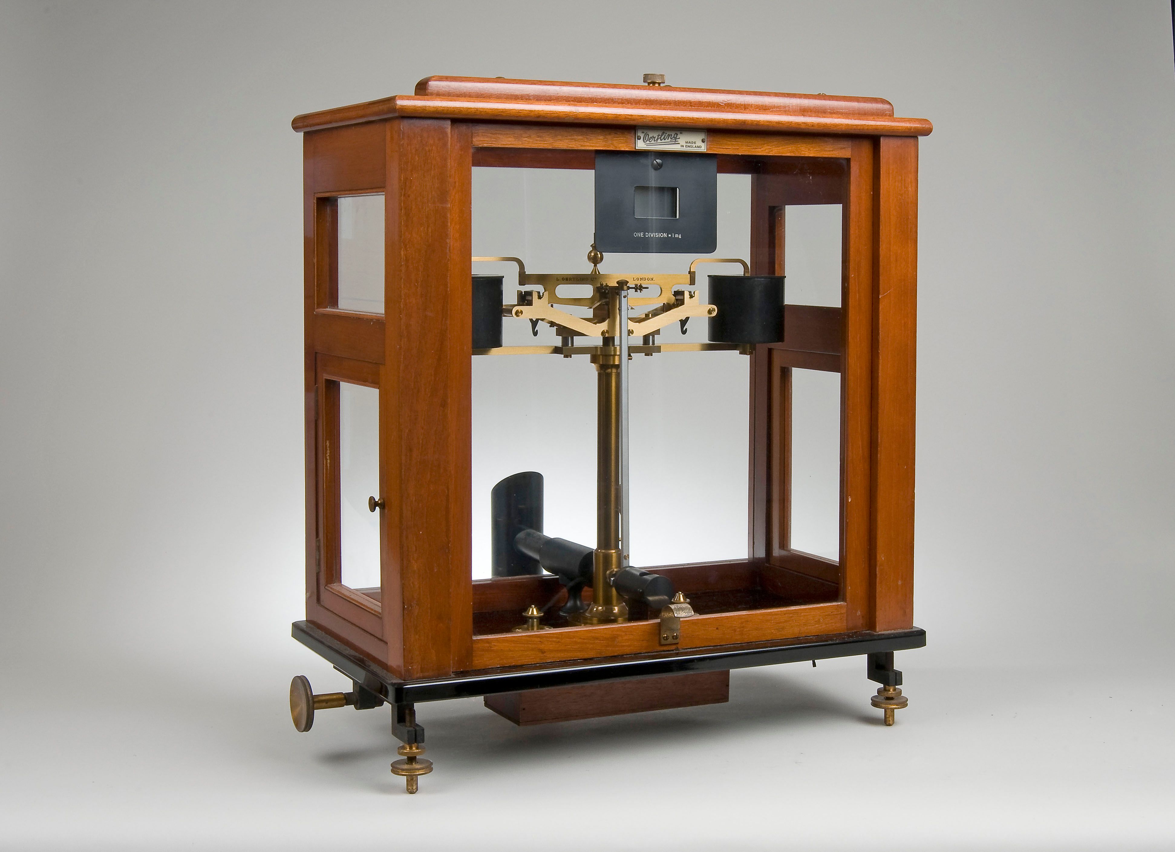 Bonhams : A cased set of early 20th Century Oertling balances