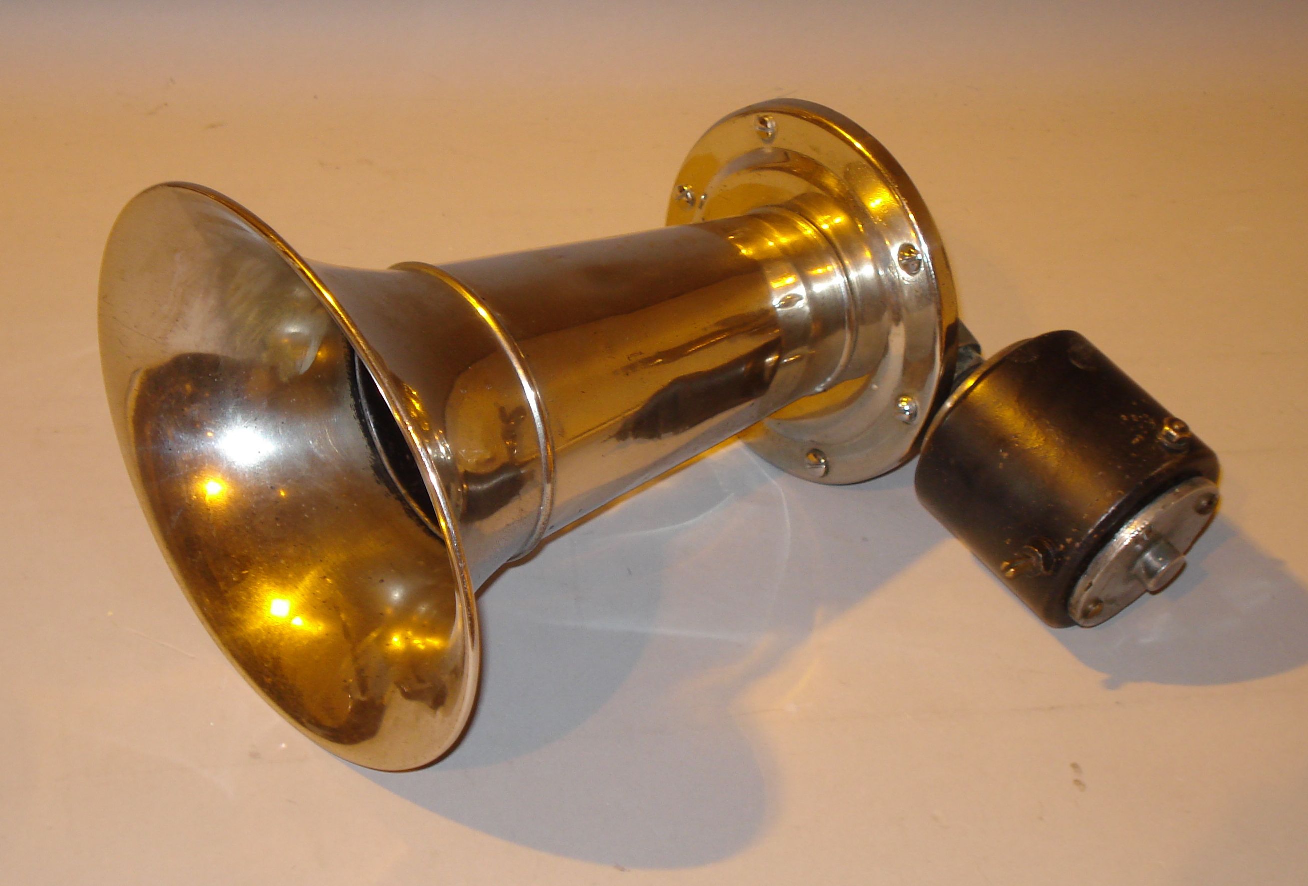 Bonhams Cars : A large oval mounted running board fitting electric ...
