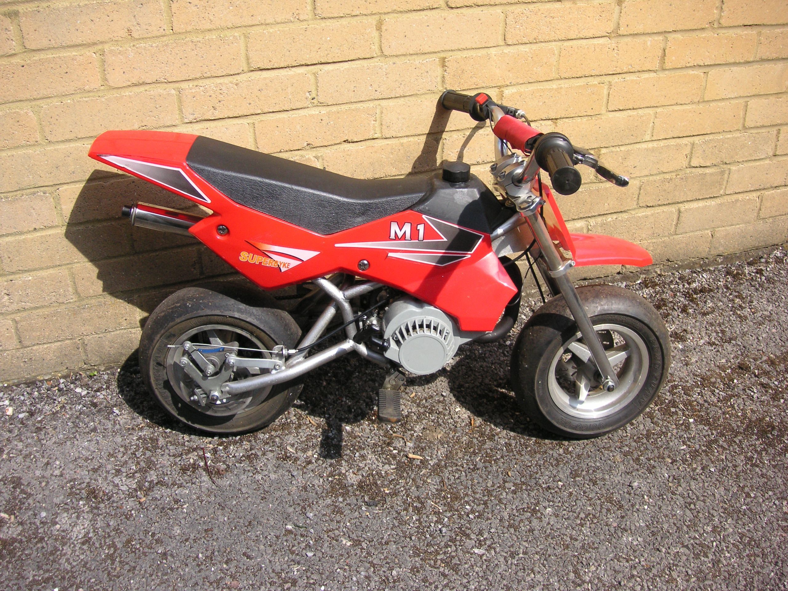 M1 Superbike Mini Motorcycle, Frame no. ECO05040016 Engine no ...
