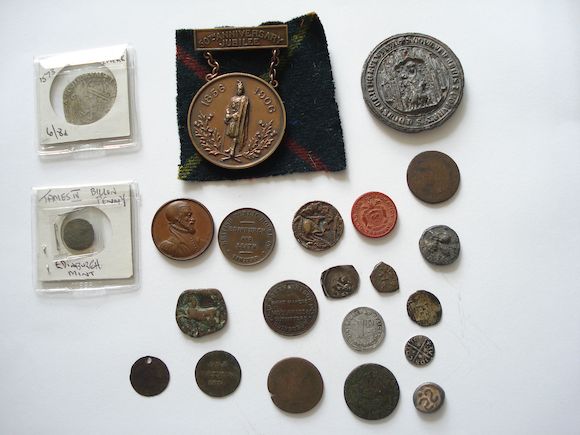 Bonhams : A collection of Scottish coins (22)